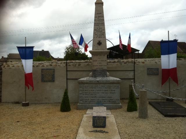 Cérémonie Commémorative Du 8 Mai 1945 Photos Et Rappel Du Crash Du 9